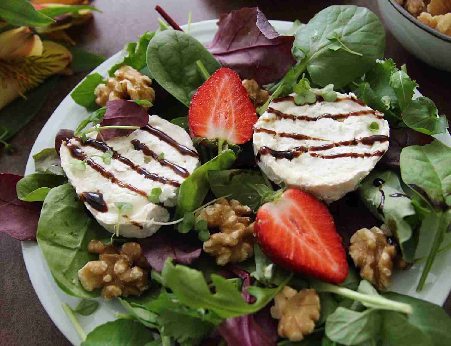 Goat's Cheese Salad with Strawberries & Balsamic | Florette Salad ...