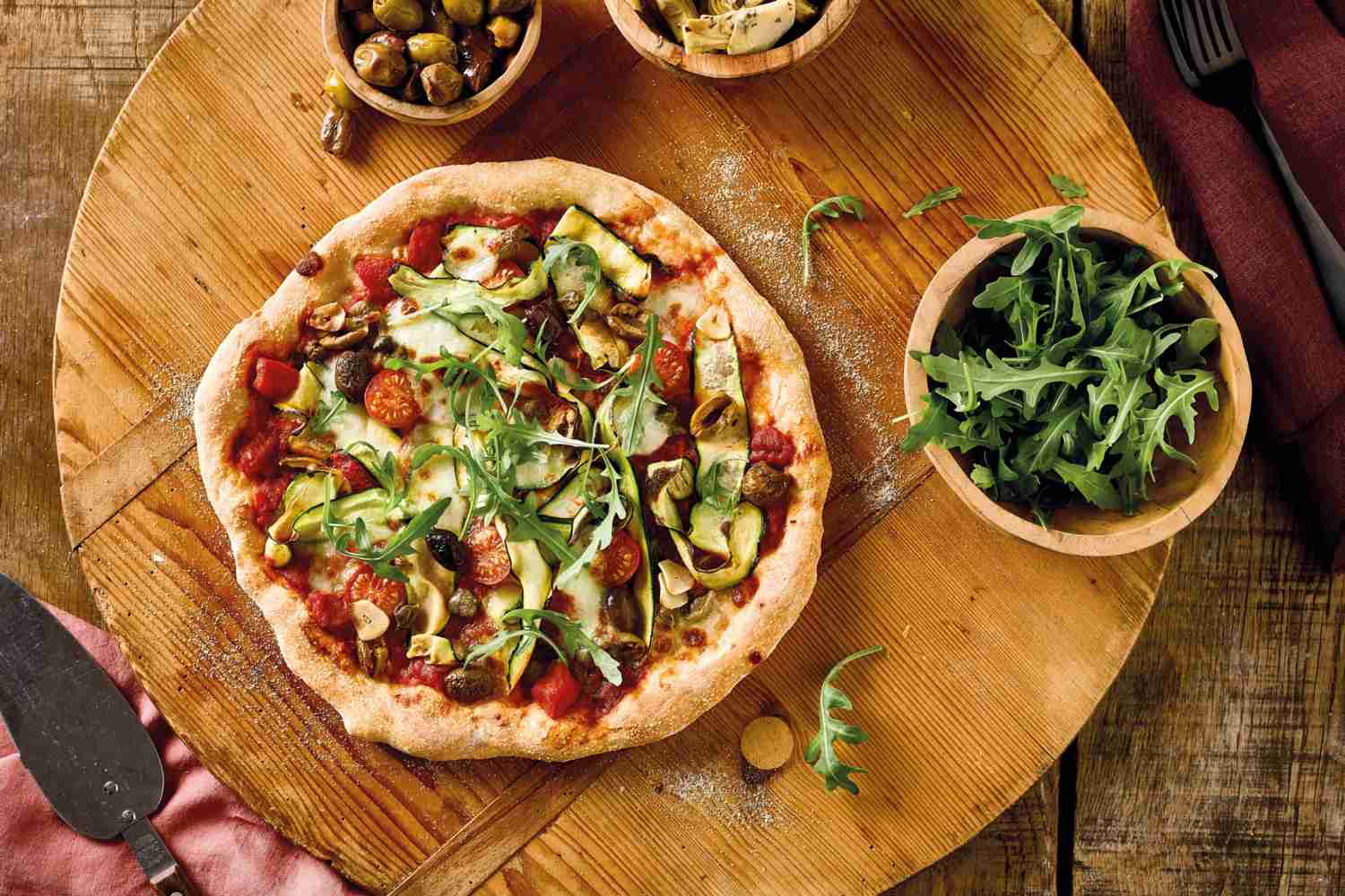 Tomato & Courgette Pizza with Rocket | Florette Salad | Make it ...