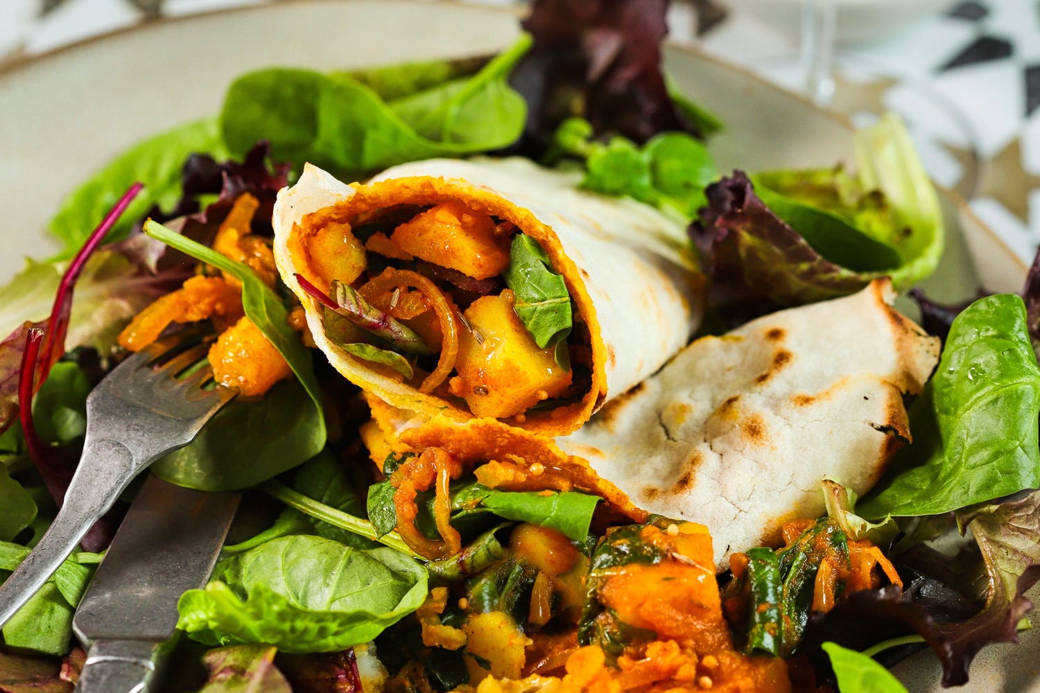 Saag Aloo Wraps with Baby Leaf Salad | Florette Salad | Make it ...